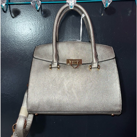 La Terre | Bags | La Terre Silver And Gold Crossbody Purse Vegan ...